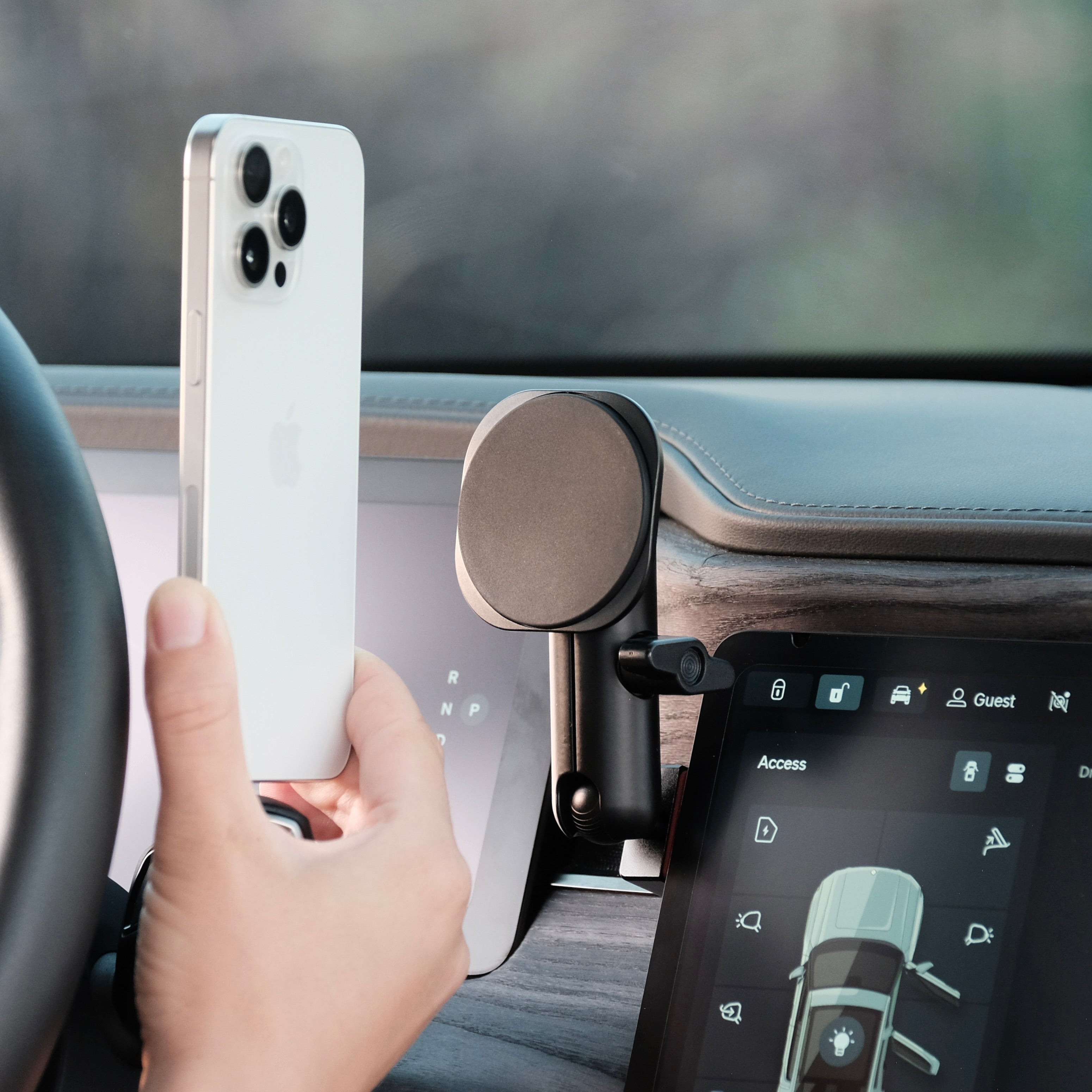 MagSafe Phone Mount for Rivian R1T | R1S 2022-2025 | electruck4x4.com